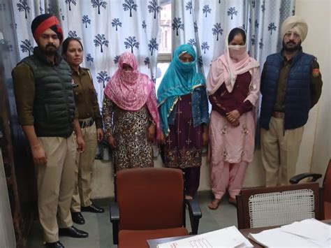Ludhiana Jagraon 3 Women Arrest With Fake Jewelry Hdfc Bank Gold Loan