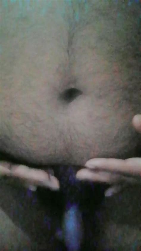 내 털이 무성한 배와 작은 자지를 보고 내 엉덩이를 지켜봐 xHamster