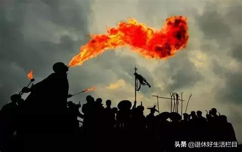 彝族火把節，烏蒙齊歌舞，篝火狂歡，點燃激情盛夏 每日頭條