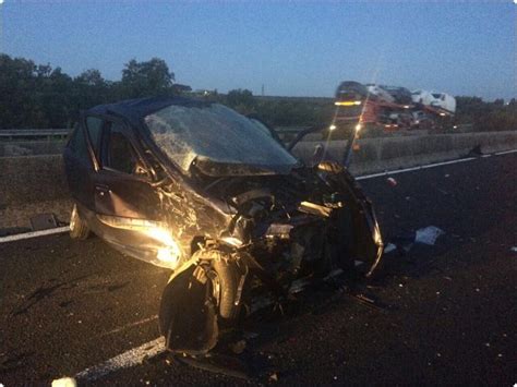 Maxi Incidente Sulla Bretella Dell A1 Notte Di Paura In Autostrada