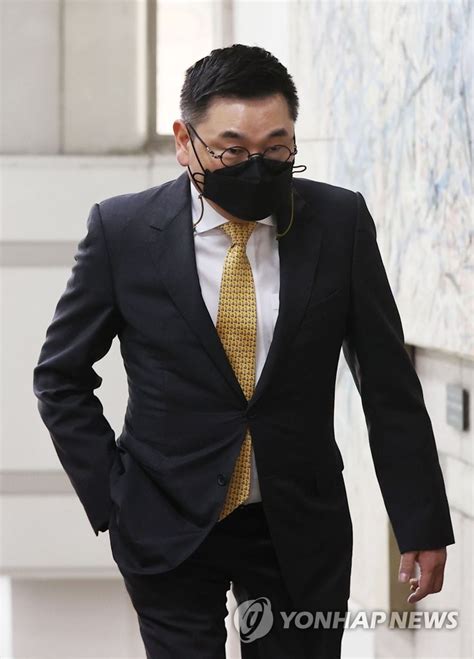 법정 향하는 구본상 Lig그룹 회장 연합뉴스