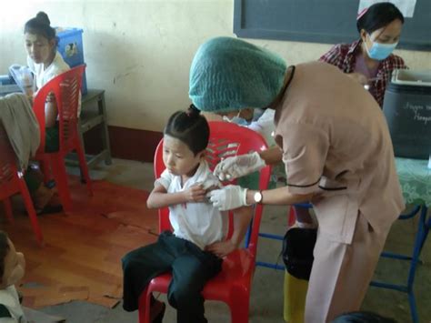 ဆိပ်ကြီးခနောင်တိုမြို့နယ်၌ အသက် ၅ နှစ်မှ ၁၂ နှစ် အရွယ် ကျောင်းသား၊ က