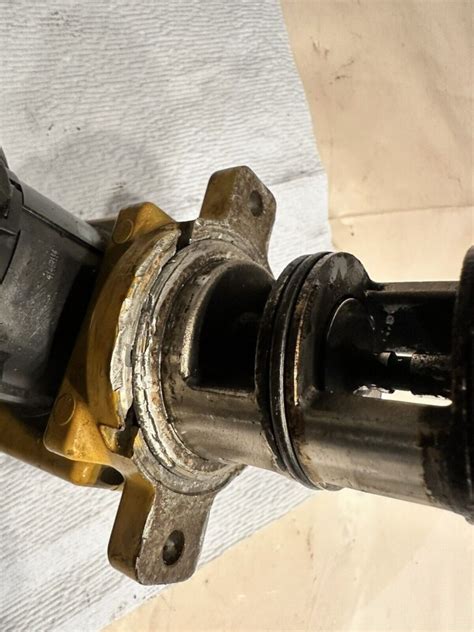 John Deere 6068 Hf485 68l Diesel Engine Egr Valve Re543306 Oem Abc