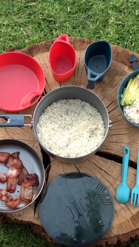 ⬇️ 쿡세트 활용 팁 5가지⬇️ ⠀ ⠀ 1️⃣ 눈금이 있는 냄비 양을 파악하기 쉬워요 ⠀ 2️⃣ 고리 구멍이 있는 접시 걸어두면 더 빨리 말릴 수 있어요 ⠀ 3️⃣