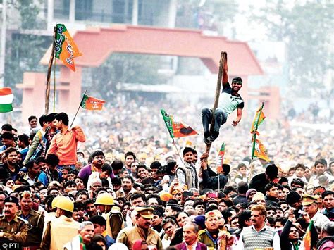 Pm Modi Promises Electricity Jobs And Roads To Up Voters Daily Mail
