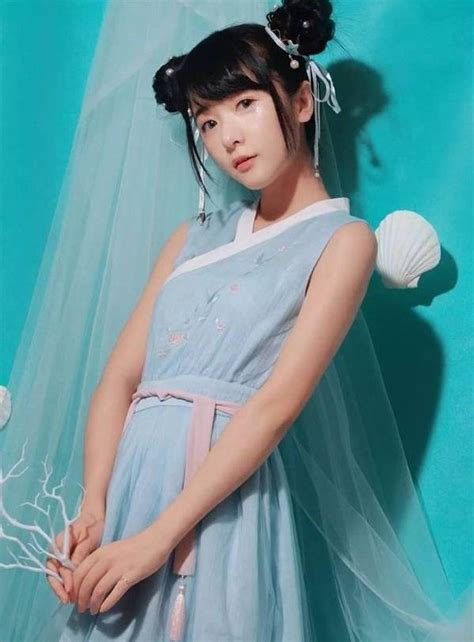 他曾在星爺電影《長江七號》裡飾演星爺的兒子，如今變成美少女啦 每日頭條