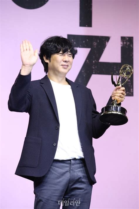 인사하는 오징어 게임 정재훈 Vfx 슈퍼바이저 네이트 연예