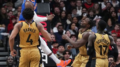 New York Knicks Guard Rj Barrett 9 Drives To The Basket Between