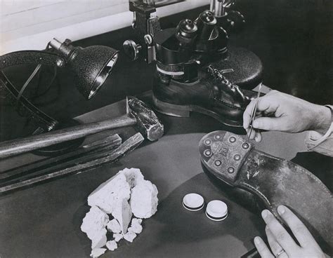 Fbi Forensic Science A Technician Photograph By Everett
