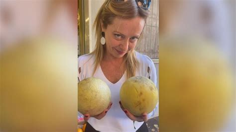 Elecciones Italia Vídeo De Meloni Con Dos Melones Nius