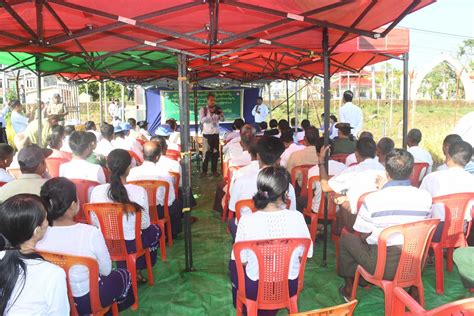 ရခိုင်ပြည်နယ်ဝန်ကြီးချုပ် ဦးထိန်လင်း Gw 11 စပါးမျိုးစံကွက်ရိတ်သိမ်းပွဲနှင့် ကွင်းသရုပ်ပြပွဲသို့