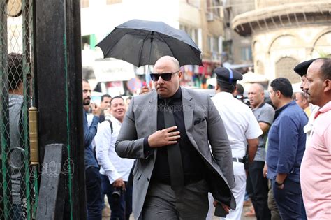 لحظة تشييع جنازة فريد الديب من مسجد السيدة زينبفيديو وصور