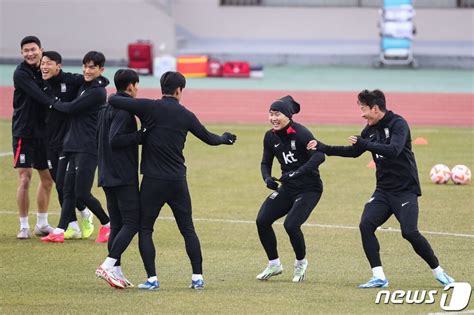 이강인 귀여운 훈련 사진만 올린 파리 렉카 해외축구 에펨코리아