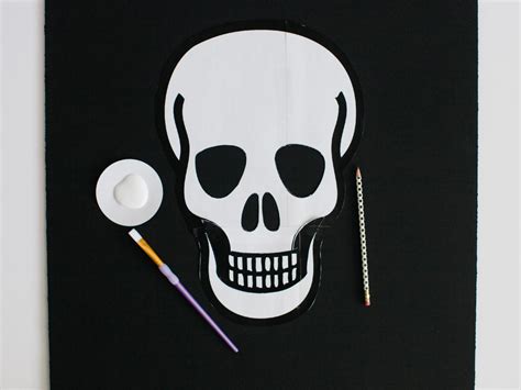 Spooky Halloween Decorating Idea Diy Skull Art How Tos Diy