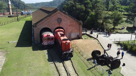 CPTM vai contratar adesivagem para trens do Expresso Turístico
