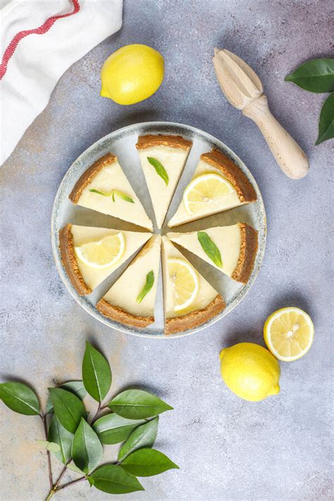 Картинка на рабочий стол Пирог Листья Лимоны Продукты Кусок часть Листва питания