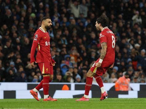Liverpool Go 11 Points Clear As Salah Inspires 2 0 Win Over Manchester