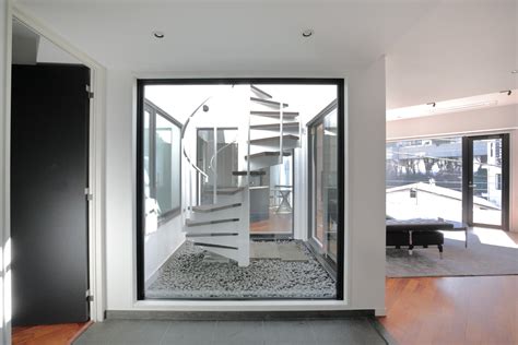 The Yu Minami Aoyama 301 STUDIO PRESS