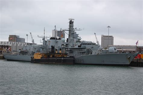 FFG - HMS Lancaster (F229) : Fregaty s řízenými střelami