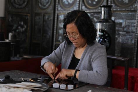 螺钿漆器传千年古韵稷山漆艺续非遗华章 李爱珍