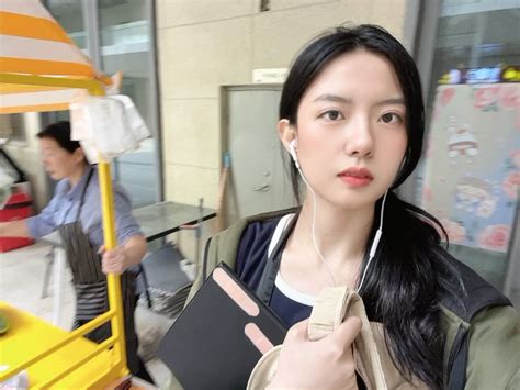 健身教练第一天出摊 小妍同学plus 小妍同学plus 哔哩哔哩视频