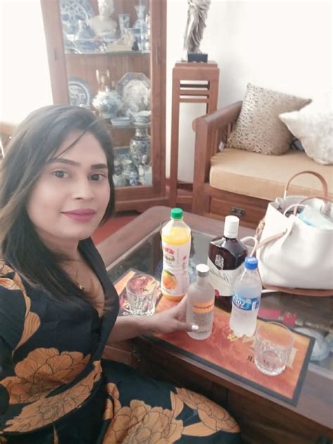 Kalifa Romantic Sex And Cute Boobs Sri Lankan Transsexual Escort In Colombo