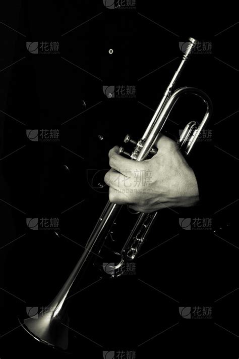 小号 男人 乐谱 垂直画幅 无人 管弦乐队 古典乐 音符 特写 乐器