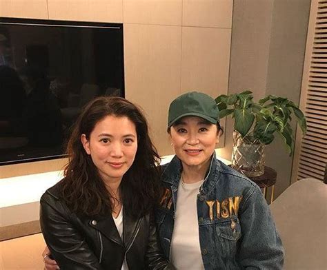 袁咏仪晒出与林青霞合照女神不老没有PS的年代女神最纯真