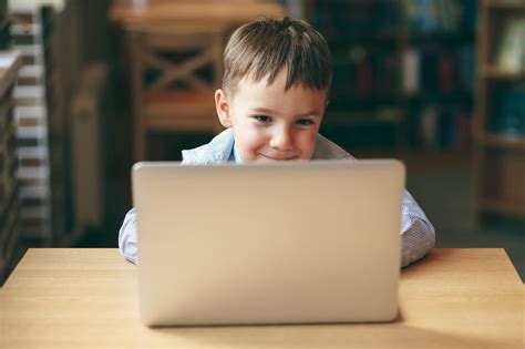 Coding คืออะไร ทำไมเด็กยุค 2025 ถึงต้องเรียนวิชาโค้ดดิ้ง