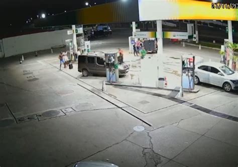 Imagens De Câmera De Segurança Mostram Jovem De 18 Anos Morto Em