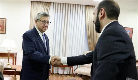 Միրզոյանն ու Ամերիկայի հայկական համագումարի ղեկավար կազմը մտքեր են