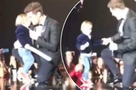 Michael Bubles Son Noah Diagnosed With Cancer At The Age Of Three