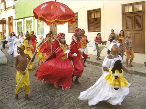 O que é o maracatu expressão artística que une música e dança