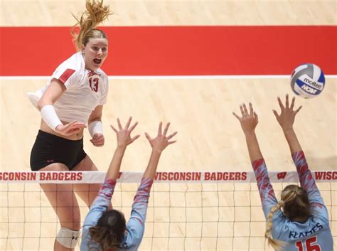 A Peek Inside Sarah Franklins Volleyball Career At Wisconsin