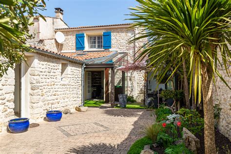 Vente Maison de village entre charme et modernité à MARENNES m Espaces Atypiques La