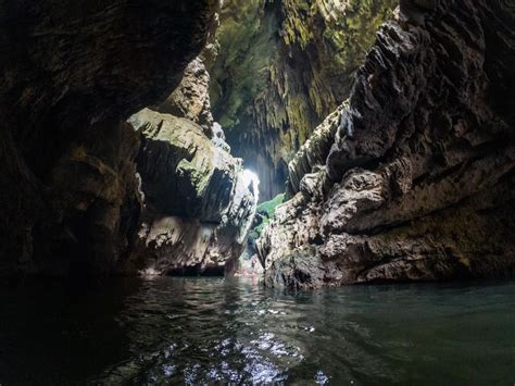 ถ้ำนกนางแอ่น ณ อุทยานแห่งชาติลำคลองงู ที่เที่ยวกาญจนบุรี สุดท้าทาย