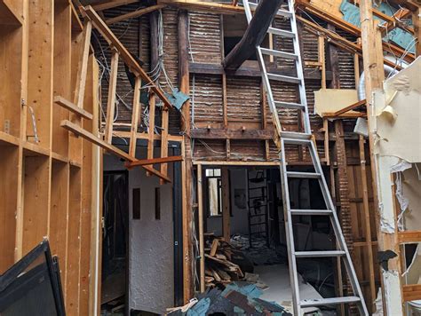 東京都新宿区西早稲田の木造2階建て・鉄骨4階建物解体工事の進捗状況 皆様にとって最良の解体会社様とご縁が繋がるような情報を 埼玉を拠点