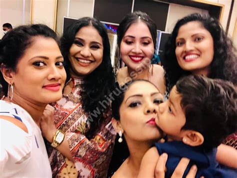 තරු පිරි වරාගෙන හැඩවුණු පුංචි පුතු රාහුල්ගේ පළමු උපන්දින සාදයේදී රොෂාන්