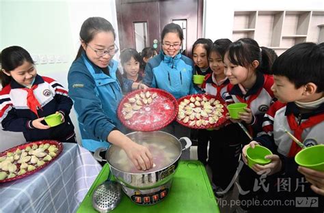 河北邯郸：彩色饺子飘香迎冬至 人民图片网