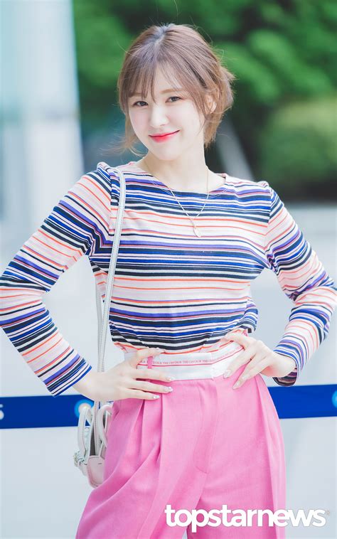 Hd포토 레드벨벳 웬디 비주얼 자신감 뿜뿜 웬디의 영스트리트 출근길 네이트 연예