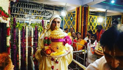 Harish Rao Presents Gold Crown To Sri Venkateshwara Swamy Temple Indtoday