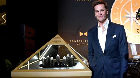 Tom Bradys Super Bowl Rings Shine Brightly At Fontainebleau Las Vegas