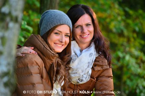 Mutter Und Tochter Im Freund 5 Foto And Bild Erwachsene Menschen