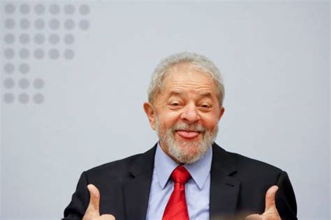 Lula é Libertado Agora Da Carceragem Da Pf Em Curitiba Jornal Ilustrado