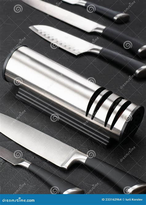 Electric Knife Sharpener Cylindrical Shape Made Of Metal And Plastic