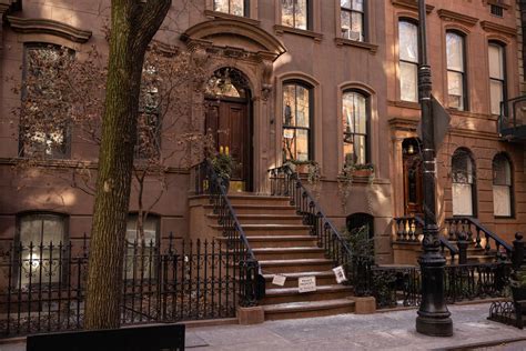No Cupcakes No Cosmos Sex And The City Brownstone In Nyc Will Get A