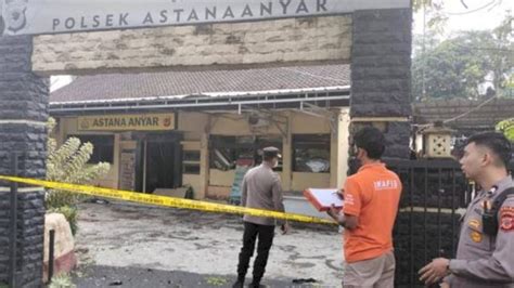 Bom Bunuh Diri Terjadi Di Polsek Astana Anyar Bandung