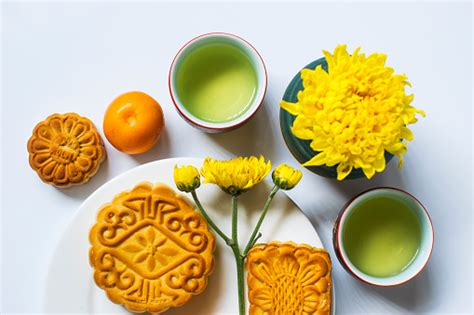 문 케이크와 차 중국어 중순가 축제 백색에 절연 되어 있습니다 공간 복사 0명에 대한 스톡 사진 및 기타 이미지 0명 Mid Autumn Festival 가을