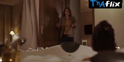 Aleksandra Pisula Lesbian Scene In Moj Agent Tnaflix Com
