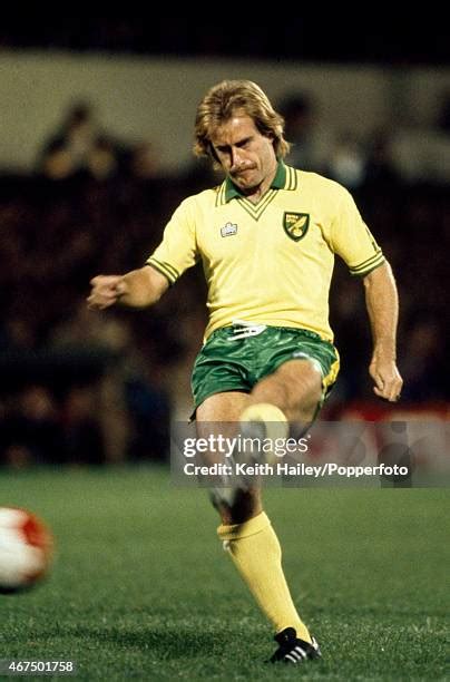 Graham Paddon In Action For Norwich City 22nd September 1980 News Photo Getty Images